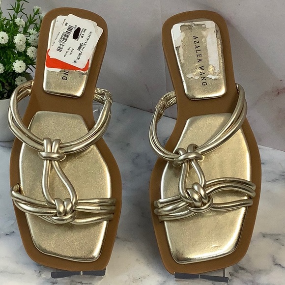 Azalea Wang | Shoes | Nwt Azalea Wang Gold Womens Sandals Size 6m ...